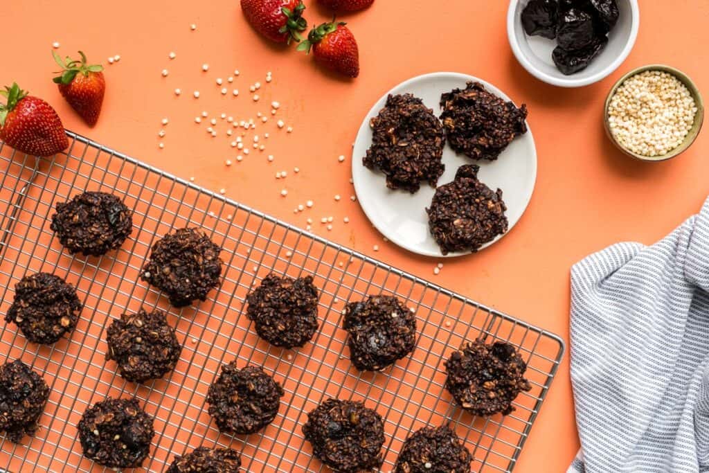 Chocolate Prune Breakfast Cookies [baby + toddler friendly] - Happy ...